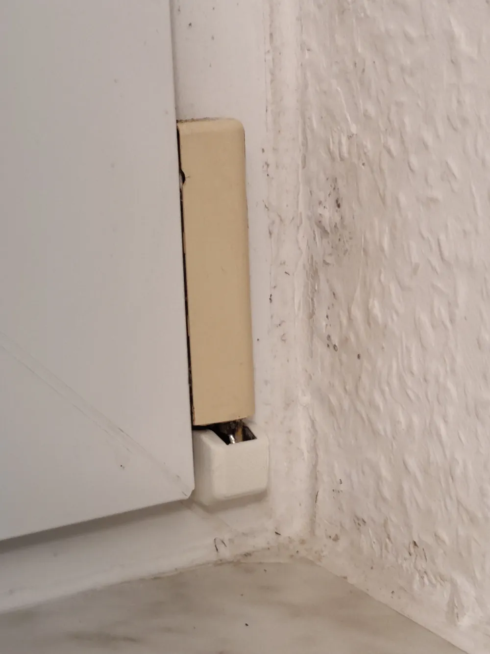 Window hinge cover by Danilo Lattaro - MakerWorld