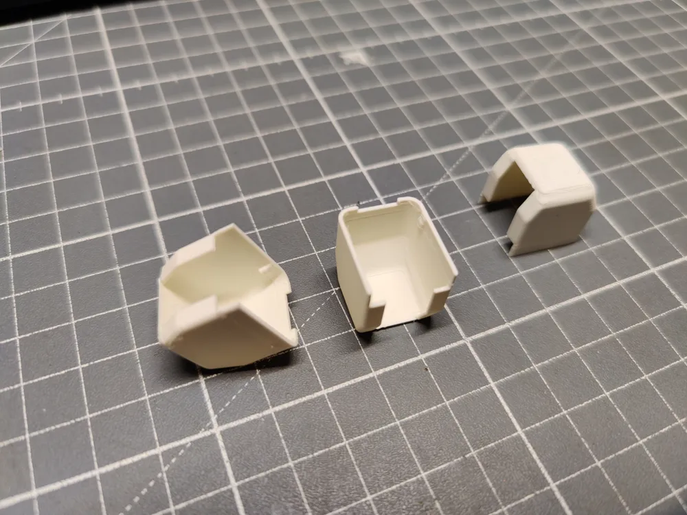Window hinge cover by Danilo Lattaro - MakerWorld