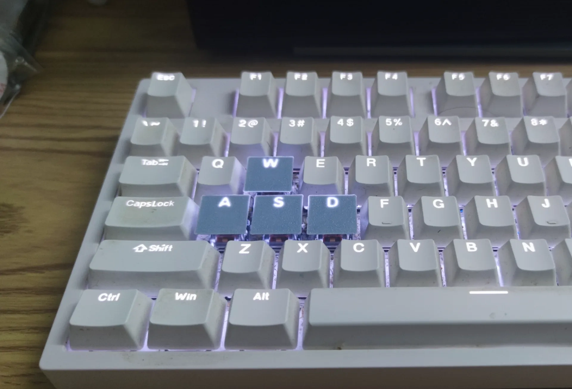 Minimalist Translucent Keycaps by 蓝色企鹅的工坊 - MakerWorld