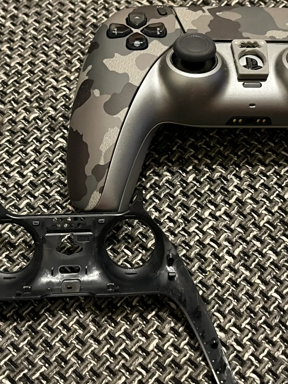 PS5_Button_Guard by Mac_DJ73 - MakerWorld