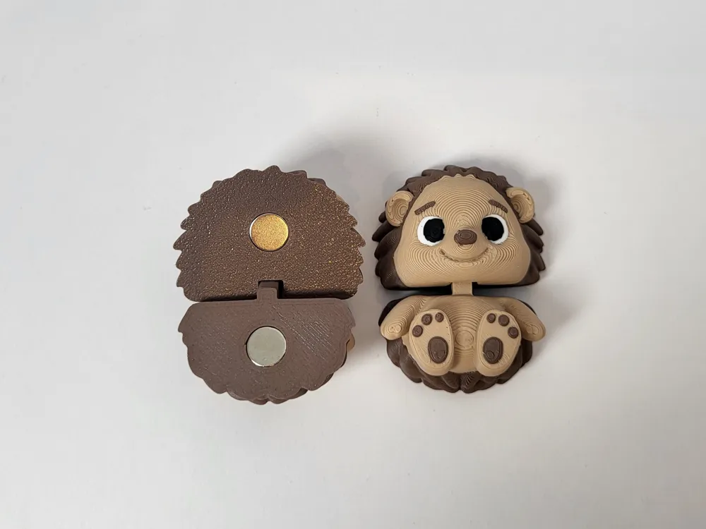 Flexi Hedgehog – Magnet & Keychain - Free 3D Print Model - MakerWorld