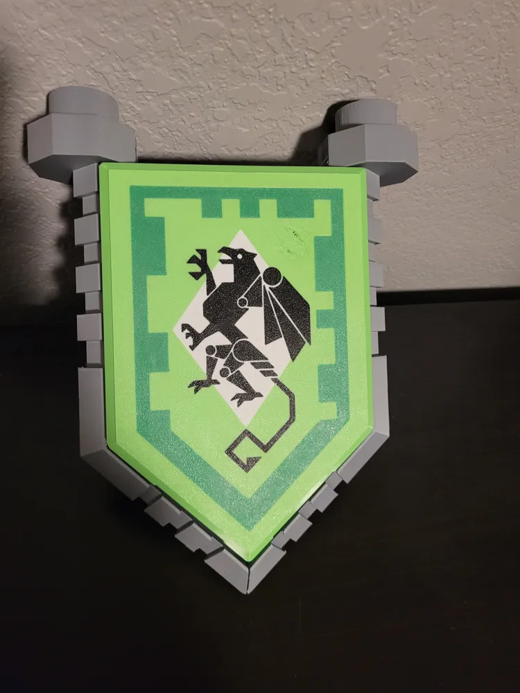 Leg0 Griffen/Sword shield plate by Gavin8tor17 - MakerWorld