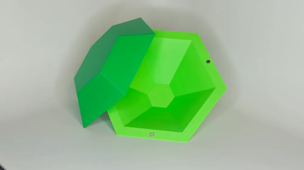Master Emerald Container with Stand - Free 3D Print Model - MakerWorld