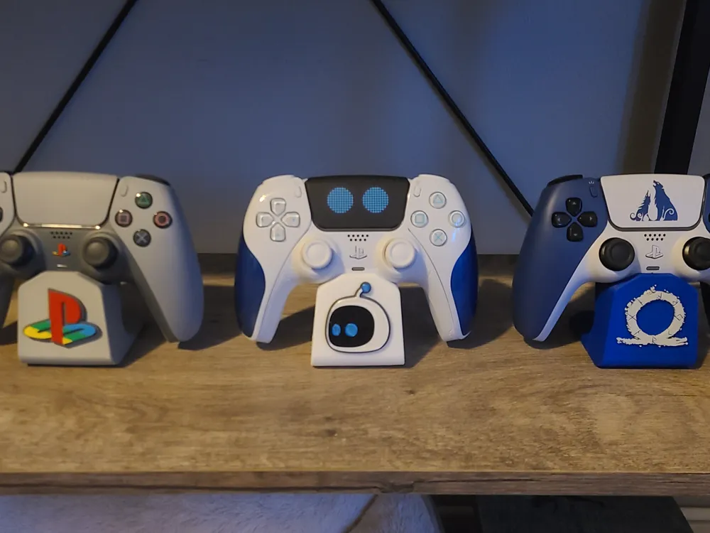 Dualsense Stand w/ Logo! PS1, Astrobot, God of War by TheTimmyBoy ...