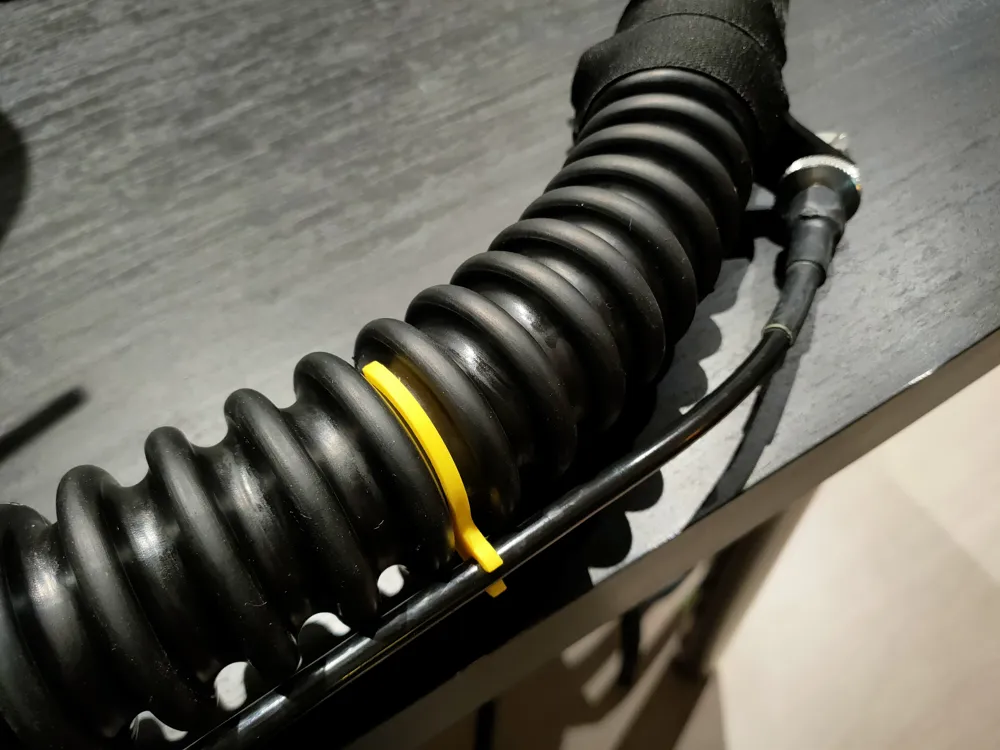 ISC HUD Cable loop holder by JohnDust - MakerWorld