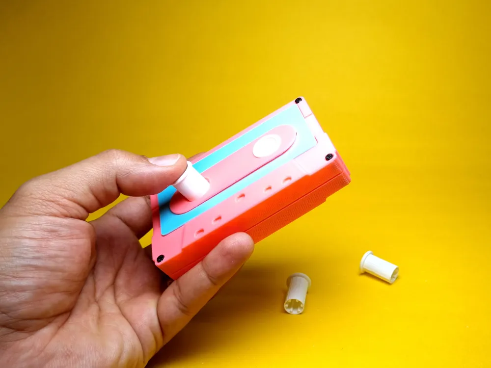 RetroStash - A Lockable Retro Cassette Container - Free 3D Print Model ...
