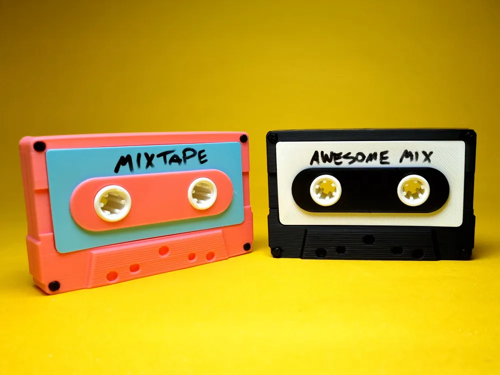 RetroStash - A Lockable Retro Cassette Container - Free 3D Print Model ...