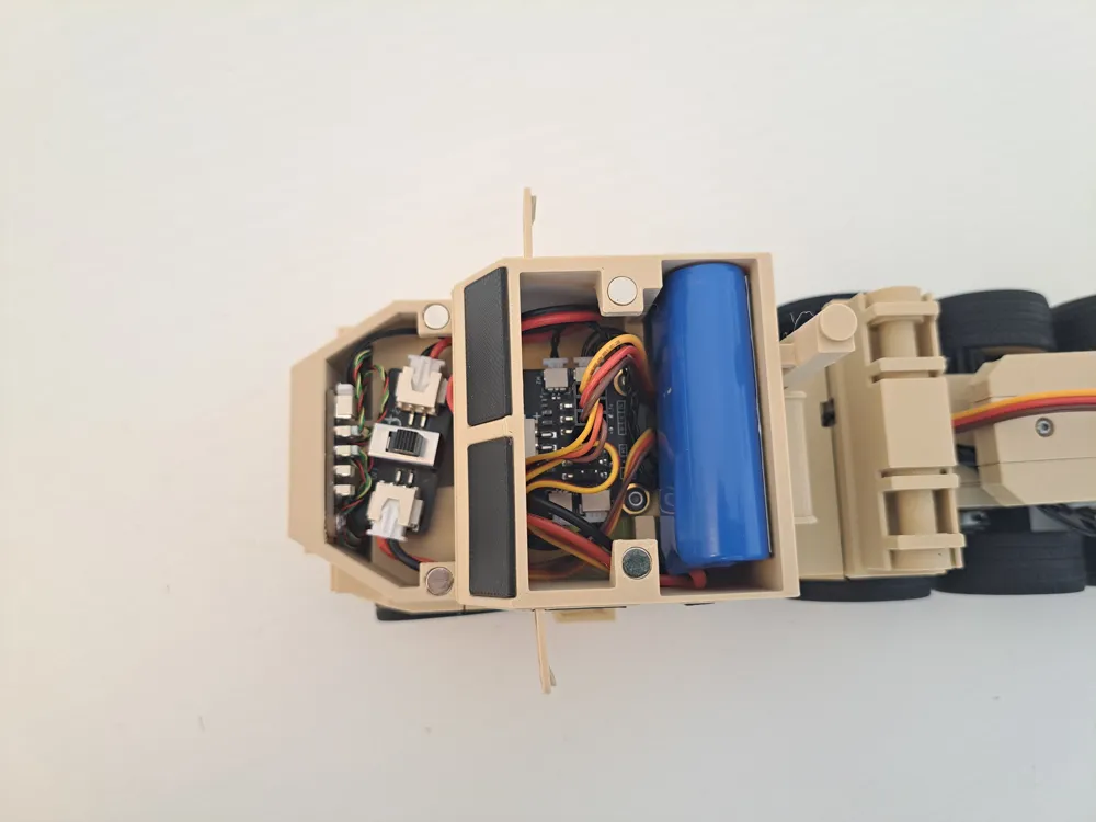 1:40 RC M1070 HET | CyberBrick by THE MOC CHANNEL MakerWorld: Download ...