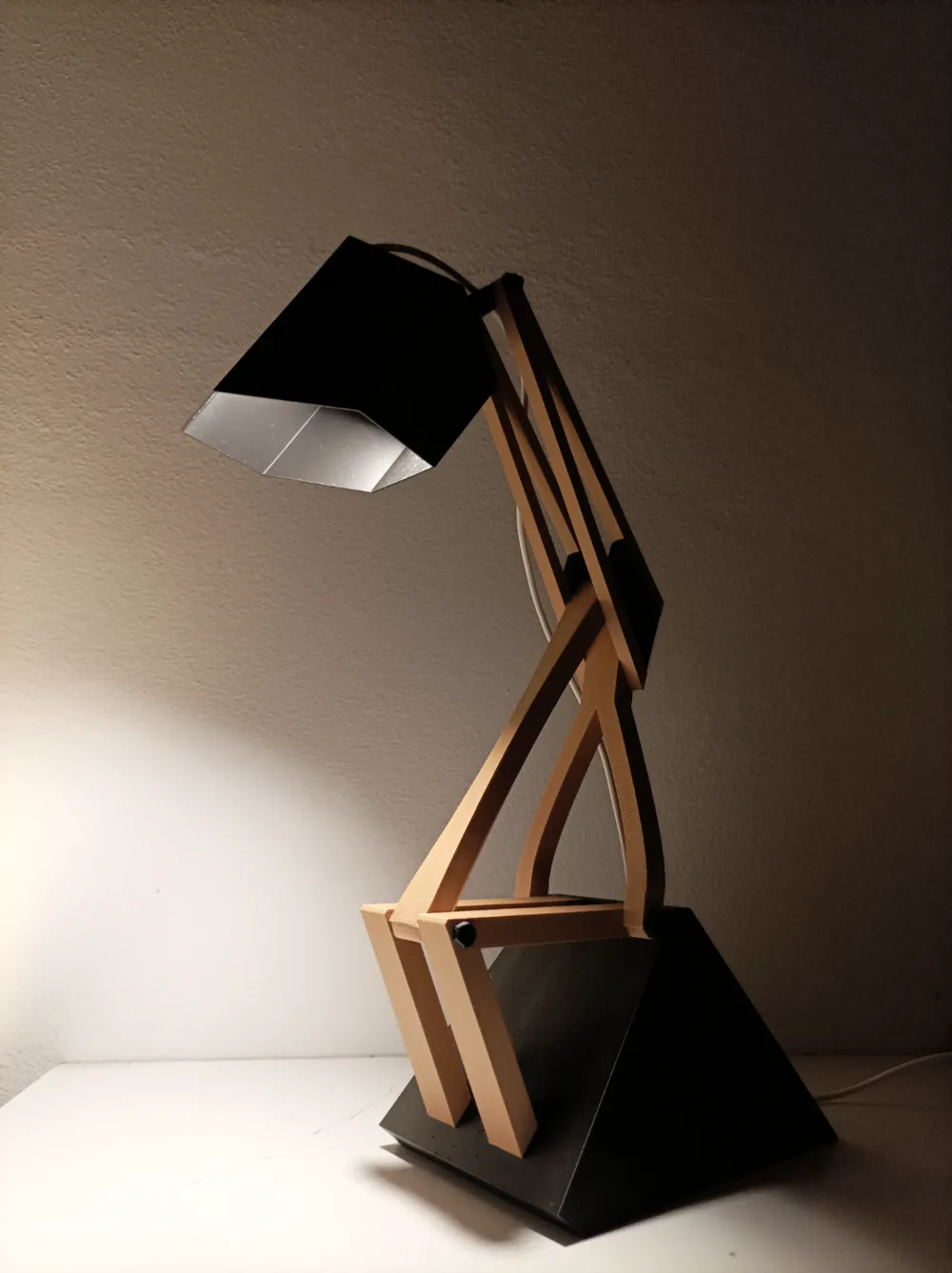 articulated desk lamp kit 001 (fully printable) by fmor MakerWorld ...
