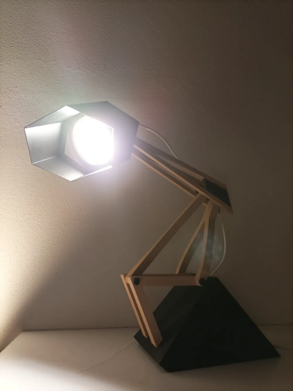 articulated desk lamp kit 001 (fully printable) by fmor - MakerWorld