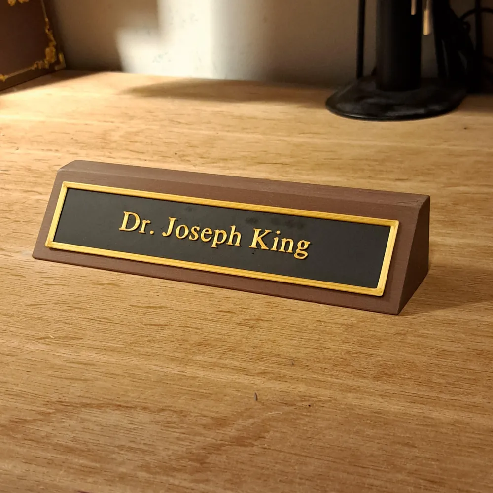 Customizable Classic Desk Name Plate by rfsworks MakerWorld: Download ...