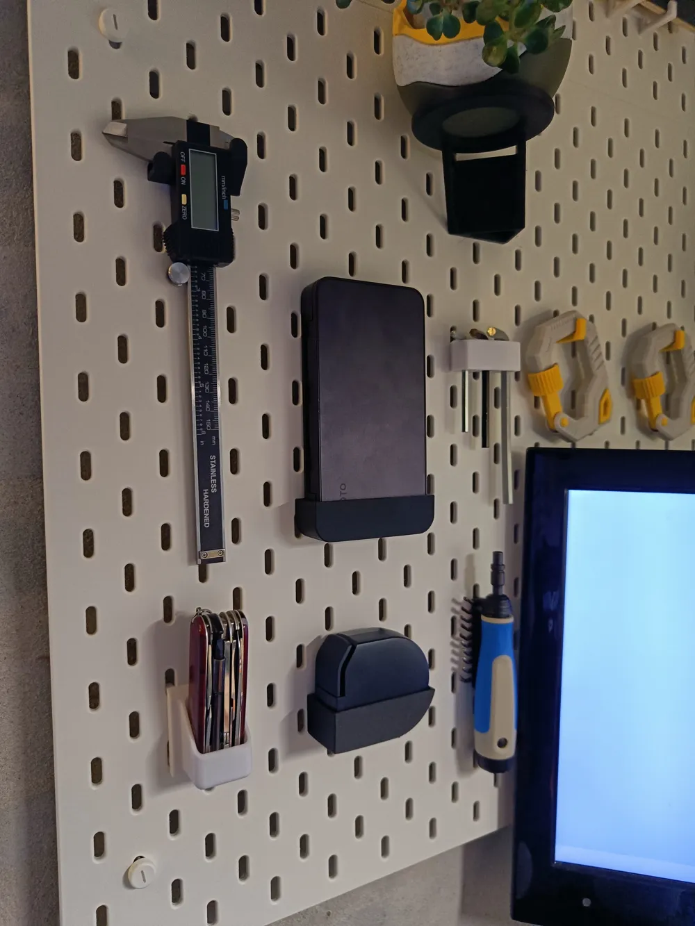 Skadis Hoto precision screwdriver kit (manual) by Rasmus Helbo - MakerWorld