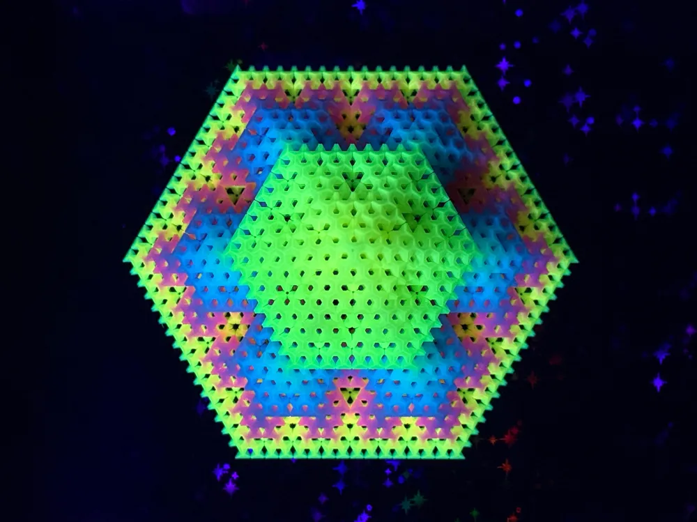Vase Mode Fractal Pyramid | Tetra Honeycomb Lvl 5 - Free 3D Print Model ...