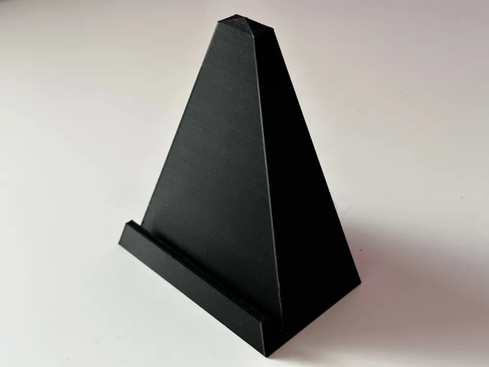 Pyramid Shaped Photo Picture Stand by raymanengland - MakerWorld