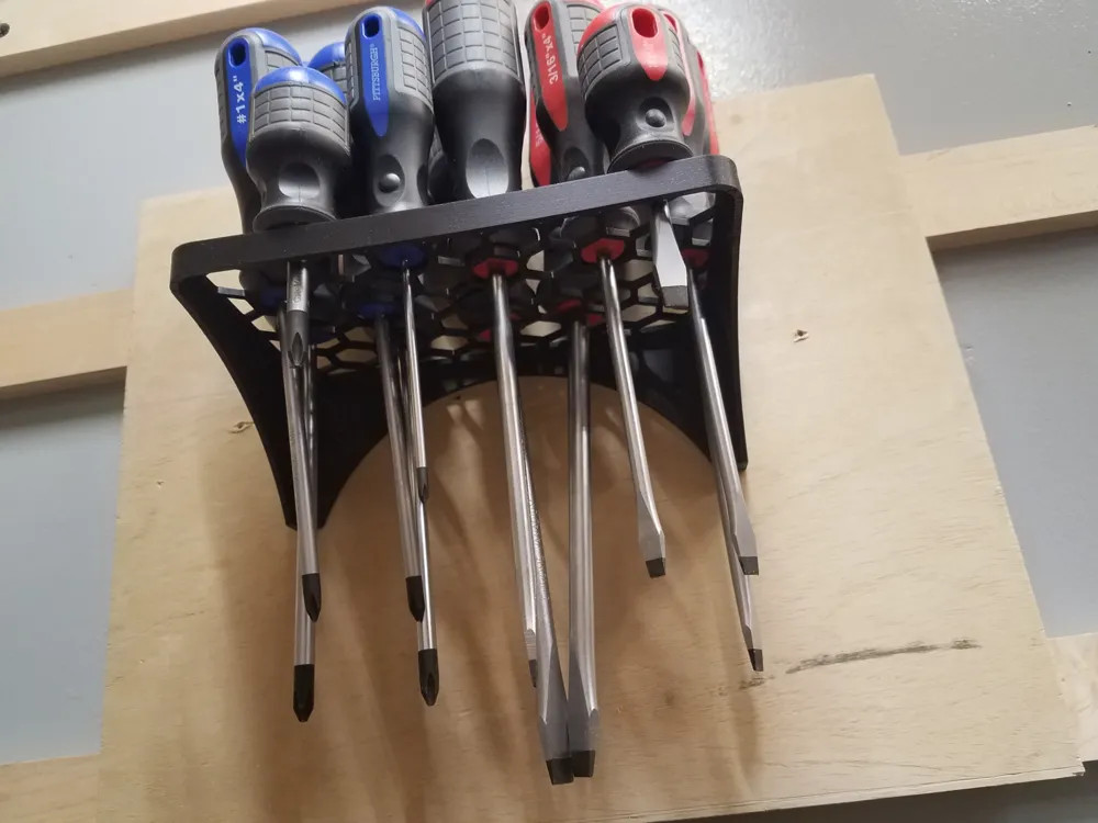 Screwdriver Rack: Screw-to-Wall by ShopTeacher - MakerWorld
