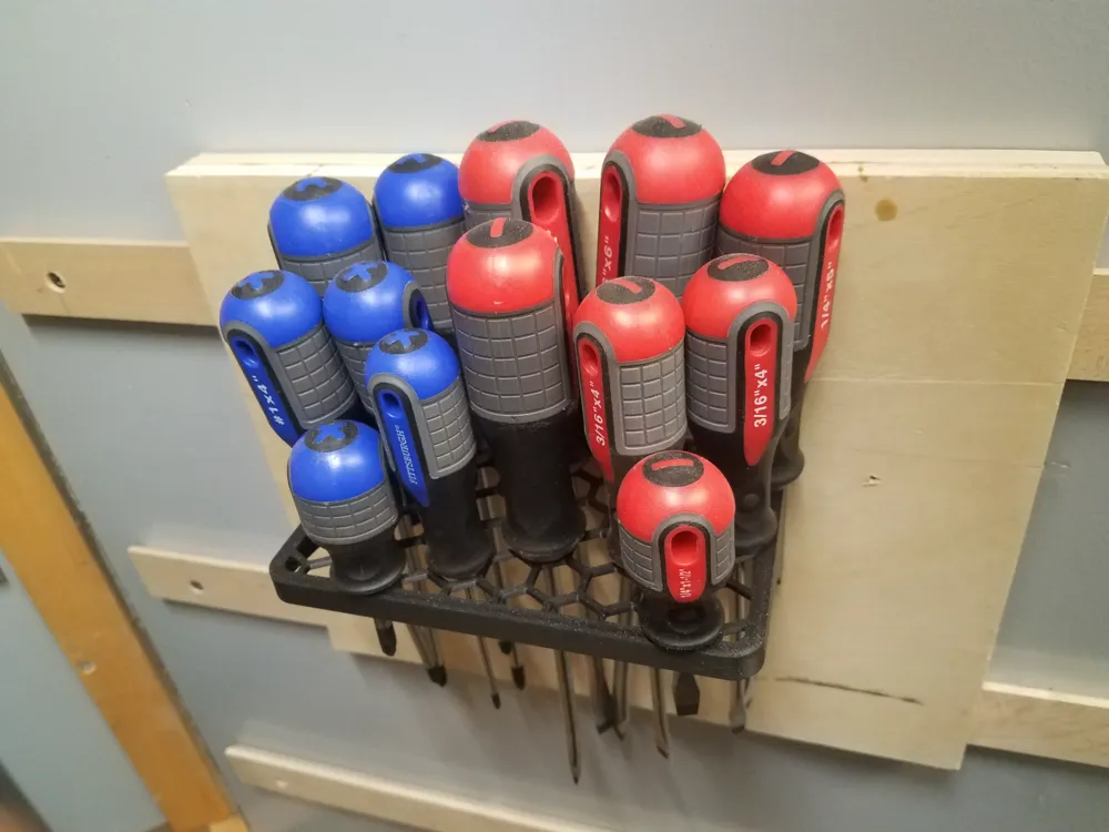 Screwdriver Rack: Screw-to-Wall by ShopTeacher - MakerWorld