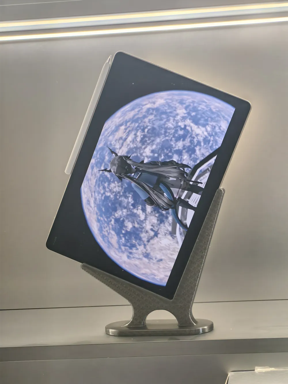 Sideways Tablet Stand - Free 3D Print Model - MakerWorld