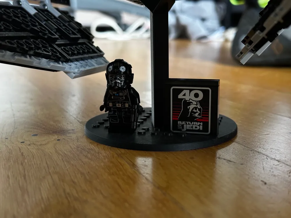 Brick Display Stand with Studs by Bloodberryjuice - MakerWorld