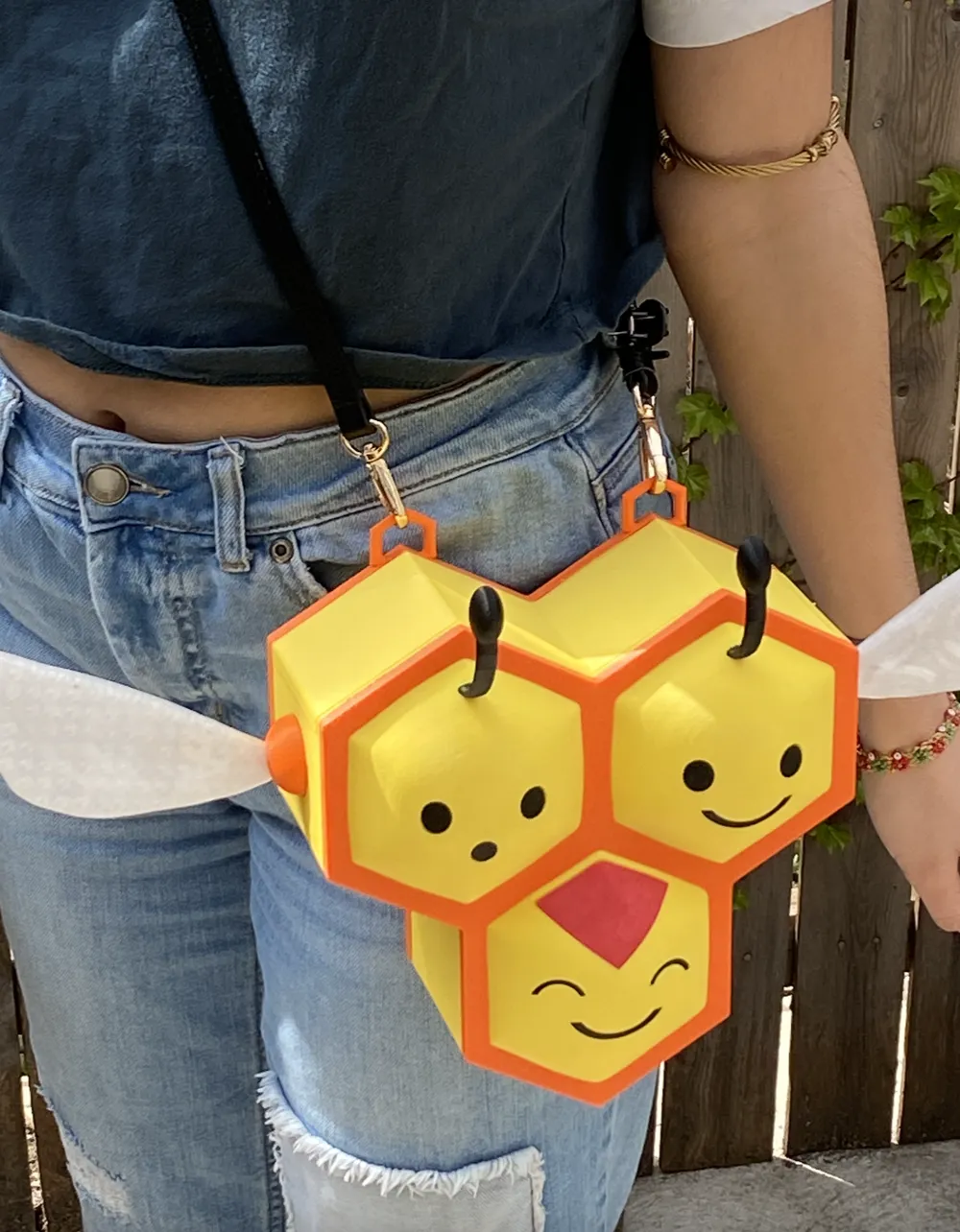 Combee Purse by CanaryStarLabs MakerWorld: Download Free 3D Models