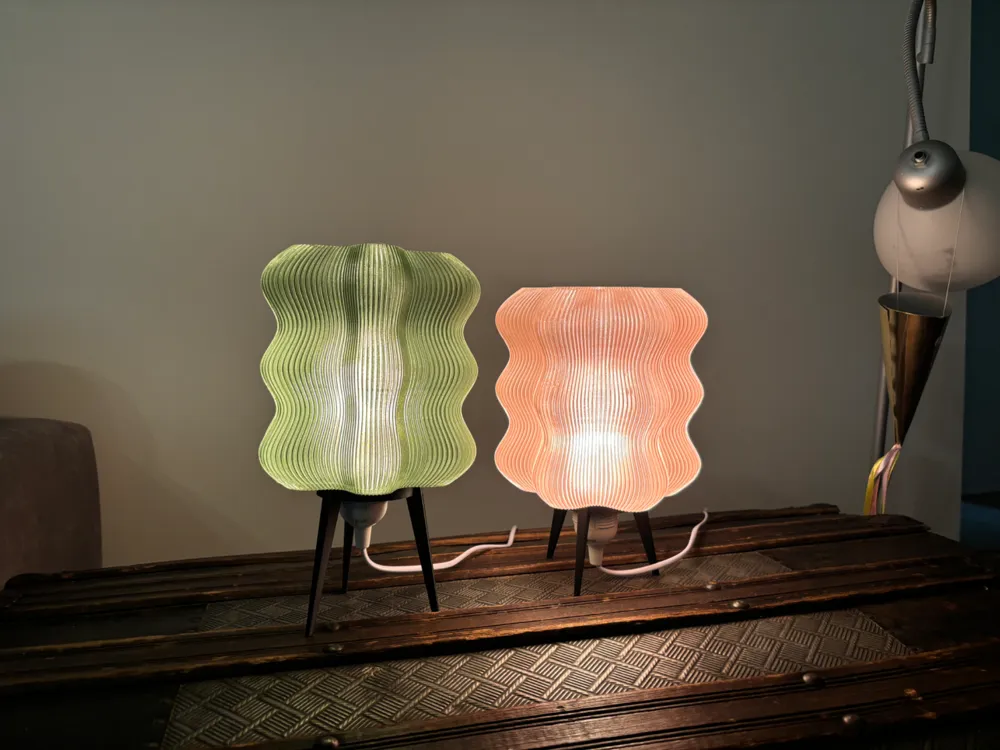 Mini Wavy Lamp for A1 Mini - E27 E26 Base - PETG by Eris MakerWorld: Download Free 3D Models