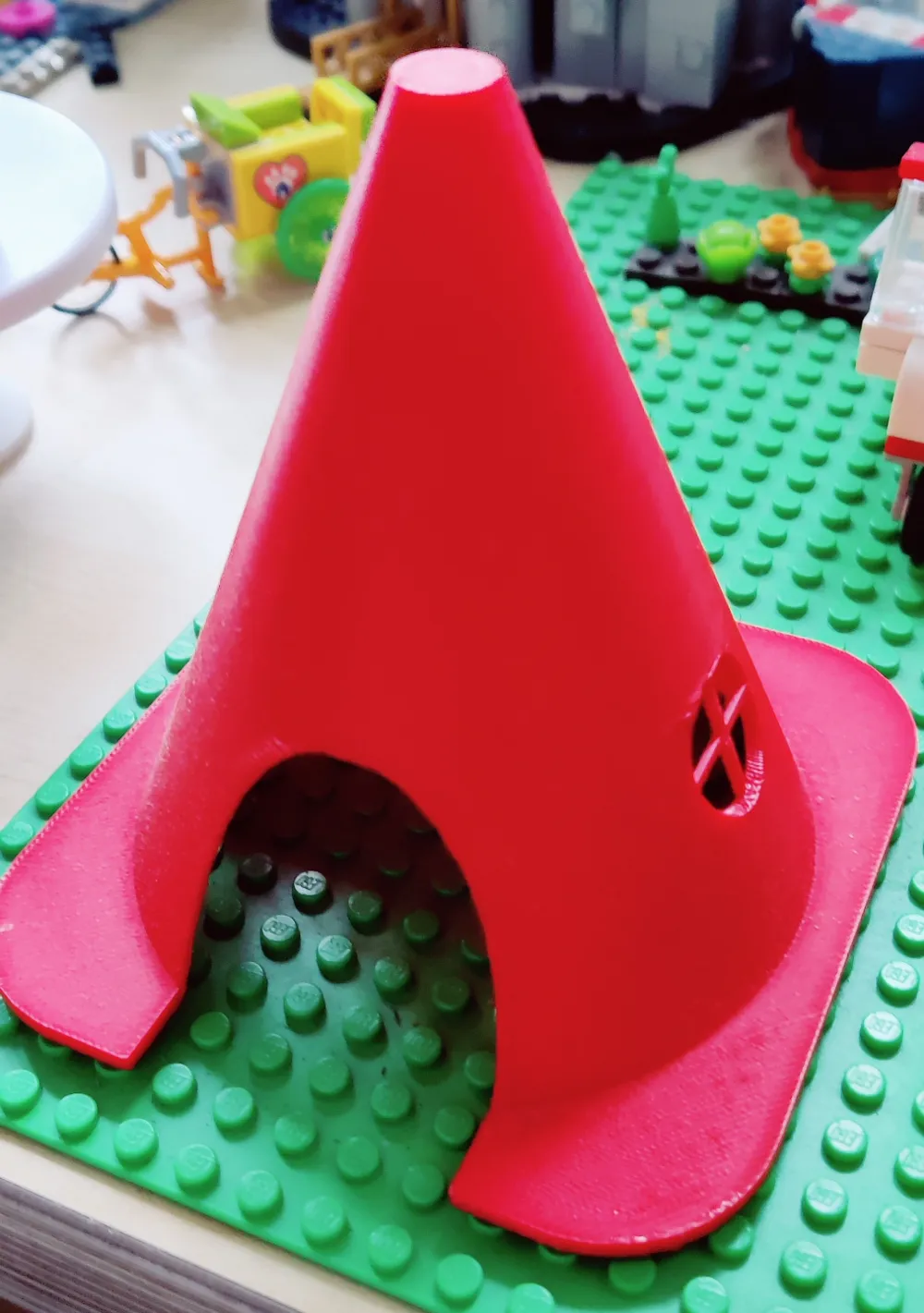 Cars Cone Hotel by Dieter Drost - MakerWorld