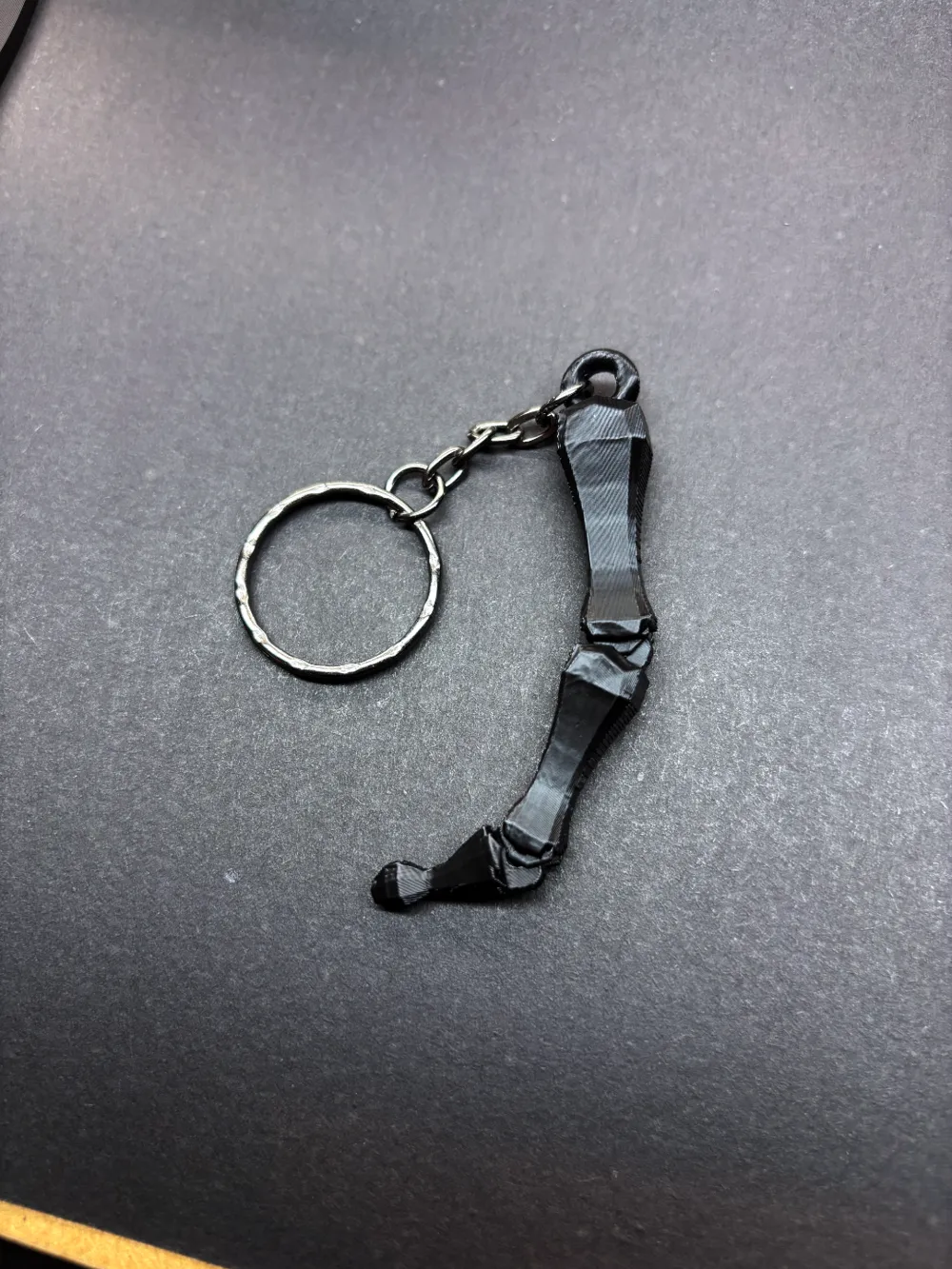 Articulated finger bones pendant / keychain by KUSMIJN - MakerWorld