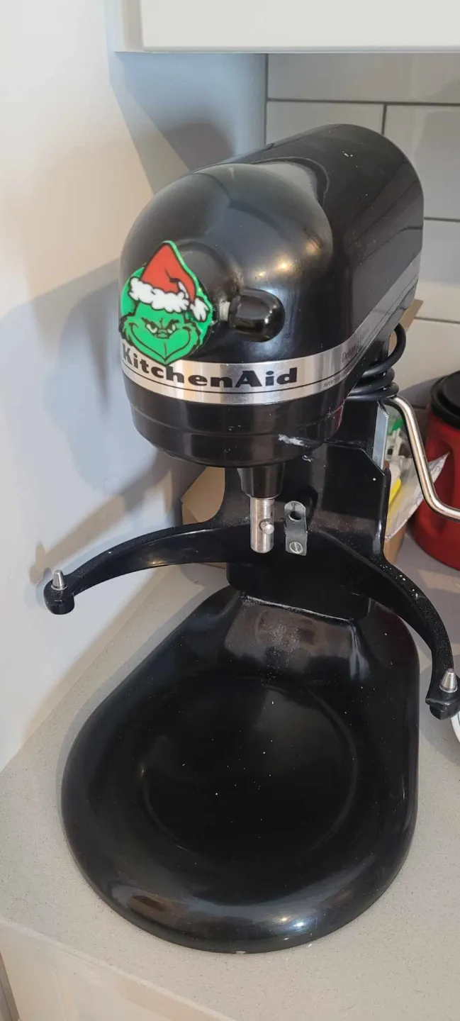 KitchenAid Grinch Logo Badge - Free 3D Print Model - MakerWorld