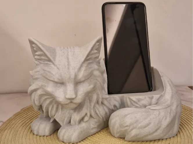 Maine Coon cat-shaped phone stand - Free 3D Print Model - MakerWorld