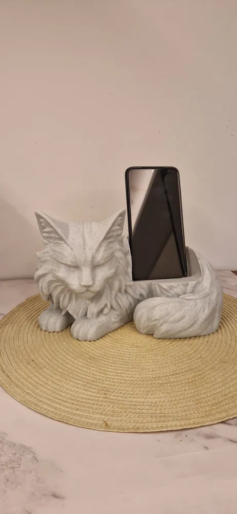 Maine Coon cat-shaped phone stand - Free 3D Print Model - MakerWorld