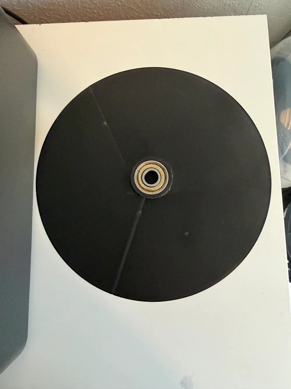 Bambu Lab P1 纸巾架 - 脚装式 - 免费 3D 打印模型 - MakerWorld