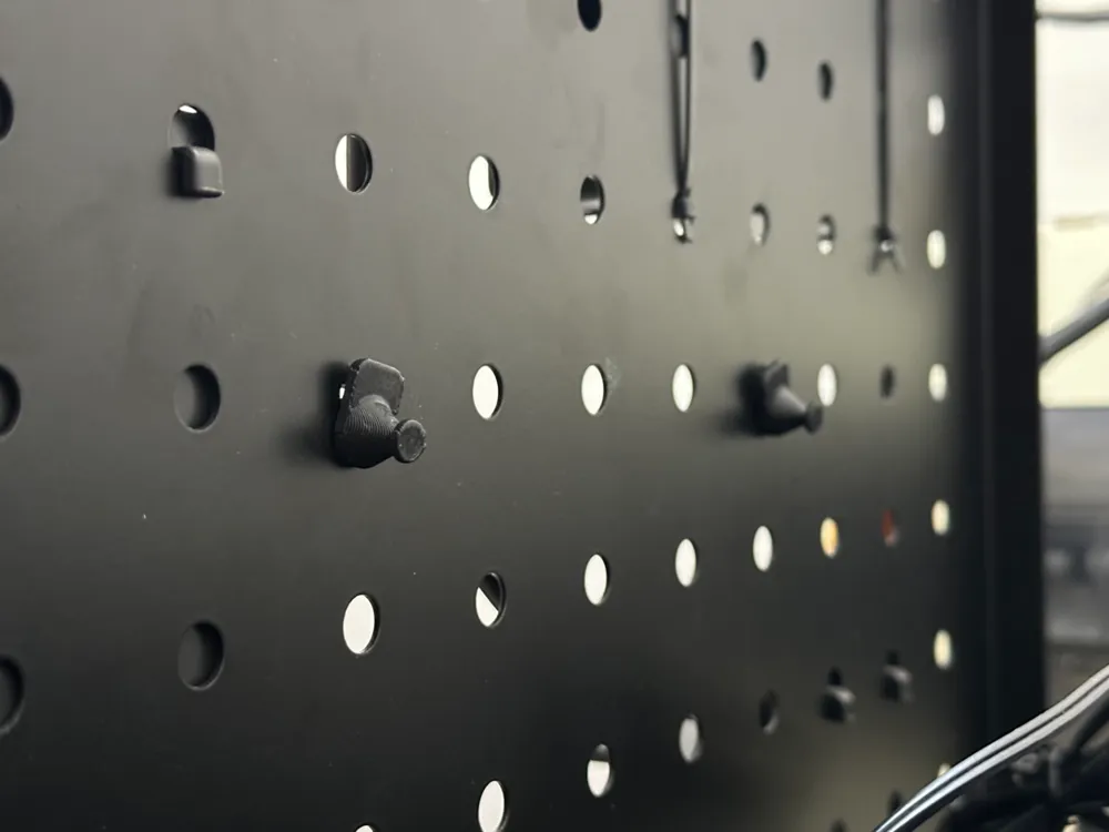 Flexible Pegboard Screw Head Mount - Free 3D Print Model - MakerWorld