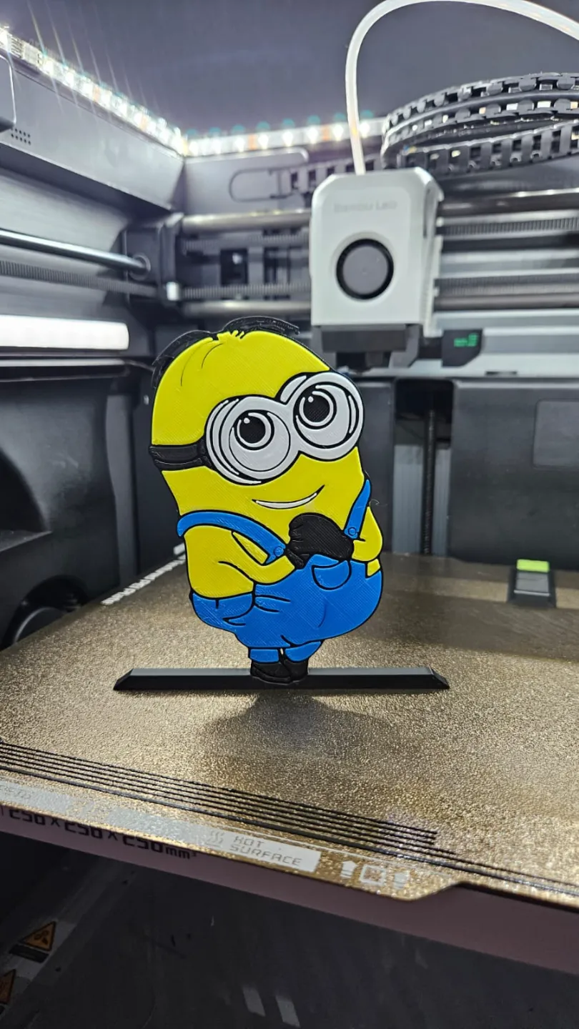 Minions "Bob" Table Stand by 5kyrunn3r MakerWorld: Download Free 3D Models