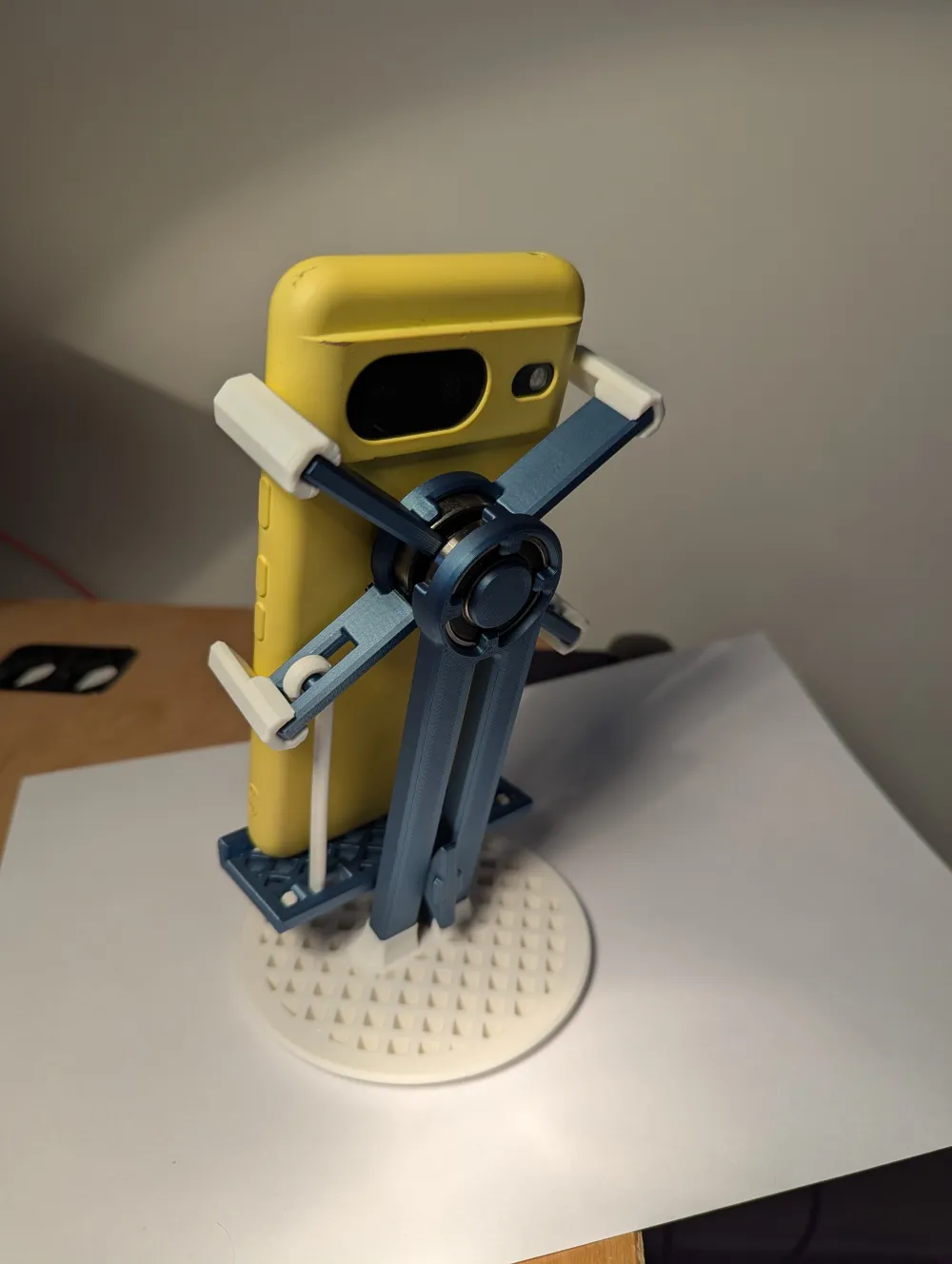 Spring loaded phone stand by cantfindname MakerWorld: Download Free 3D ...