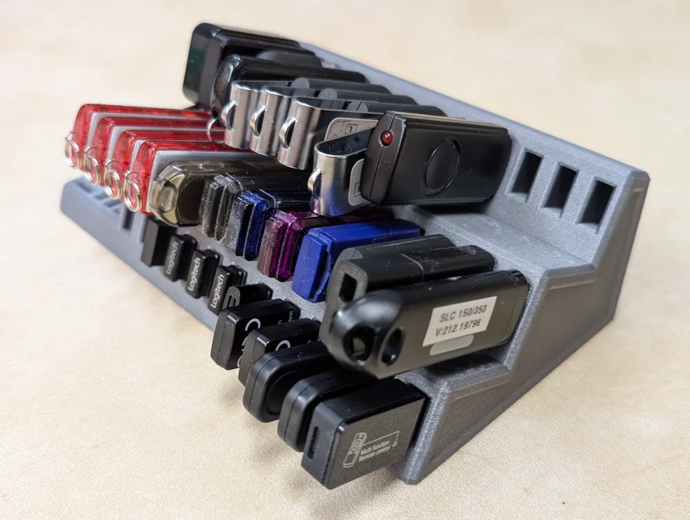 Desktop USB / SD Card / Micro SD Card Organizer by eclien MakerWorld ...