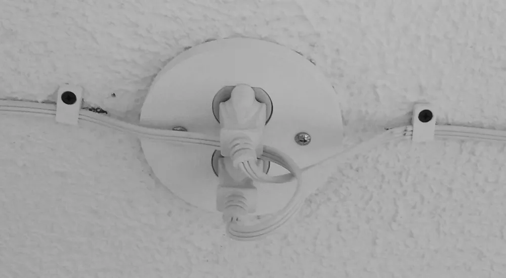 Ceiling Light mount cover for plugs by I_Like_To_Slice - MakerWorld