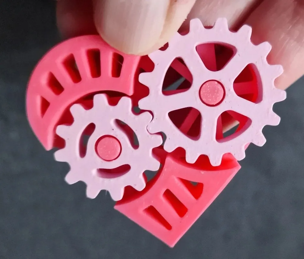 Gear heart fidget toy keychain by Spike_Mix MakerWorld: Download Free ...