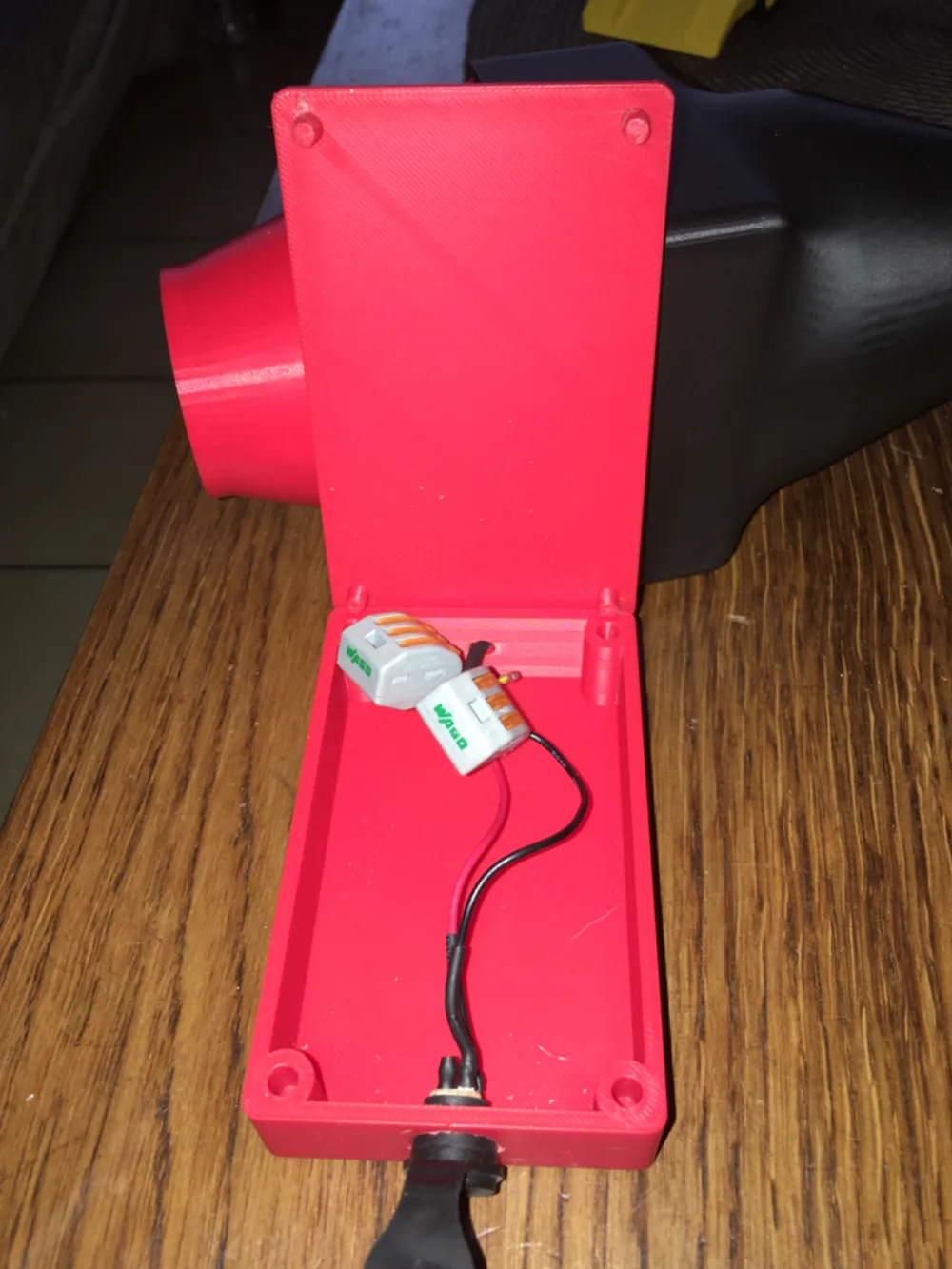 small enclosure for electronics projects by loanshark - MakerWorld