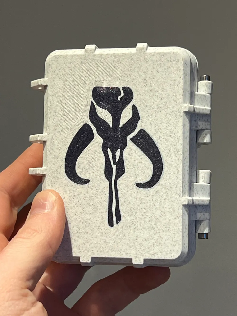 Uno Rugged Box - For Star Wars The Mandalorian edition of Uno - dual ...