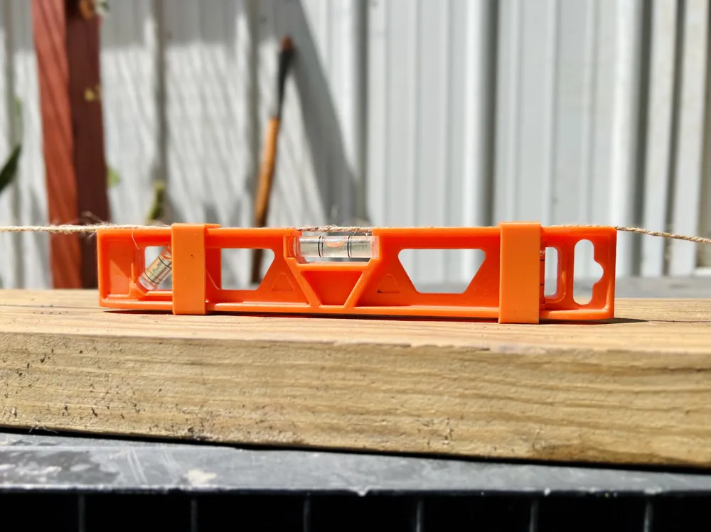 Universal String Line Adapter for Bubble Levels by Jordy MakerWorld ...