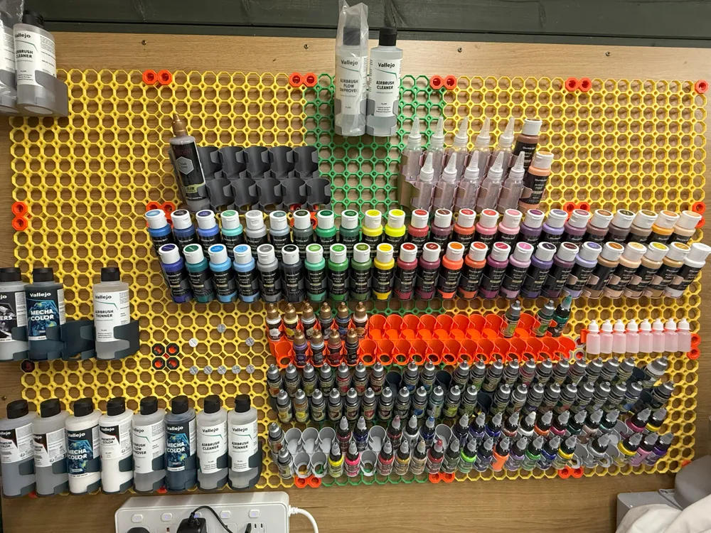 Multiboard LARGE PLUS 37.5 dia Paint Bottle Holder by Dworkin ...