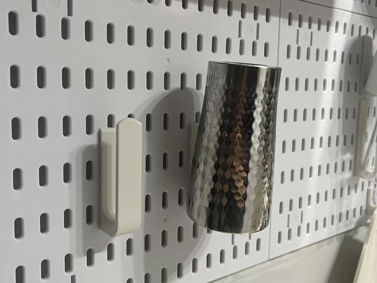 Pegboard Cup Holder 【Only compatible with pegboards with hole diameter ...