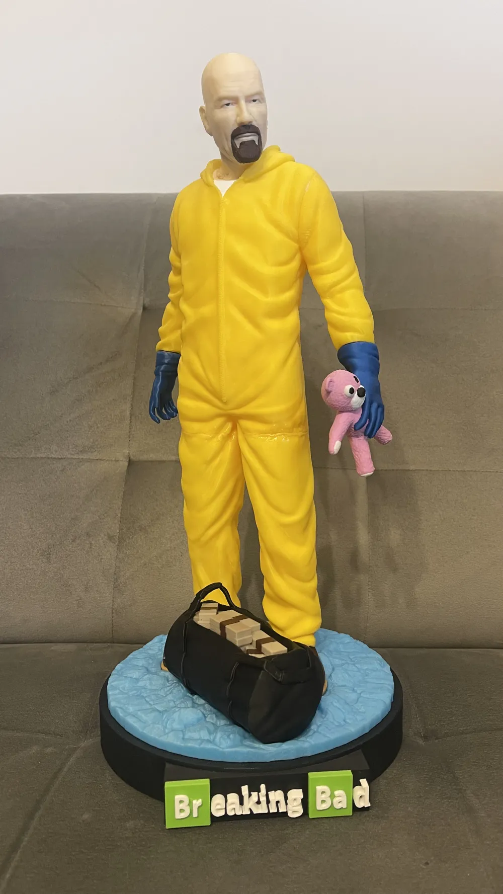 Walter White Breaking Bad AMS 42 cm - Free 3D Print Model - MakerWorld