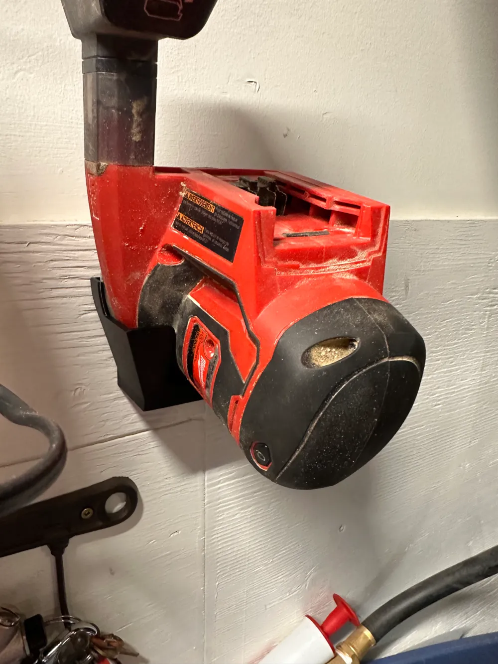 Milwaukee M18 sander holder. Remixed by JeffMcMuff - MakerWorld