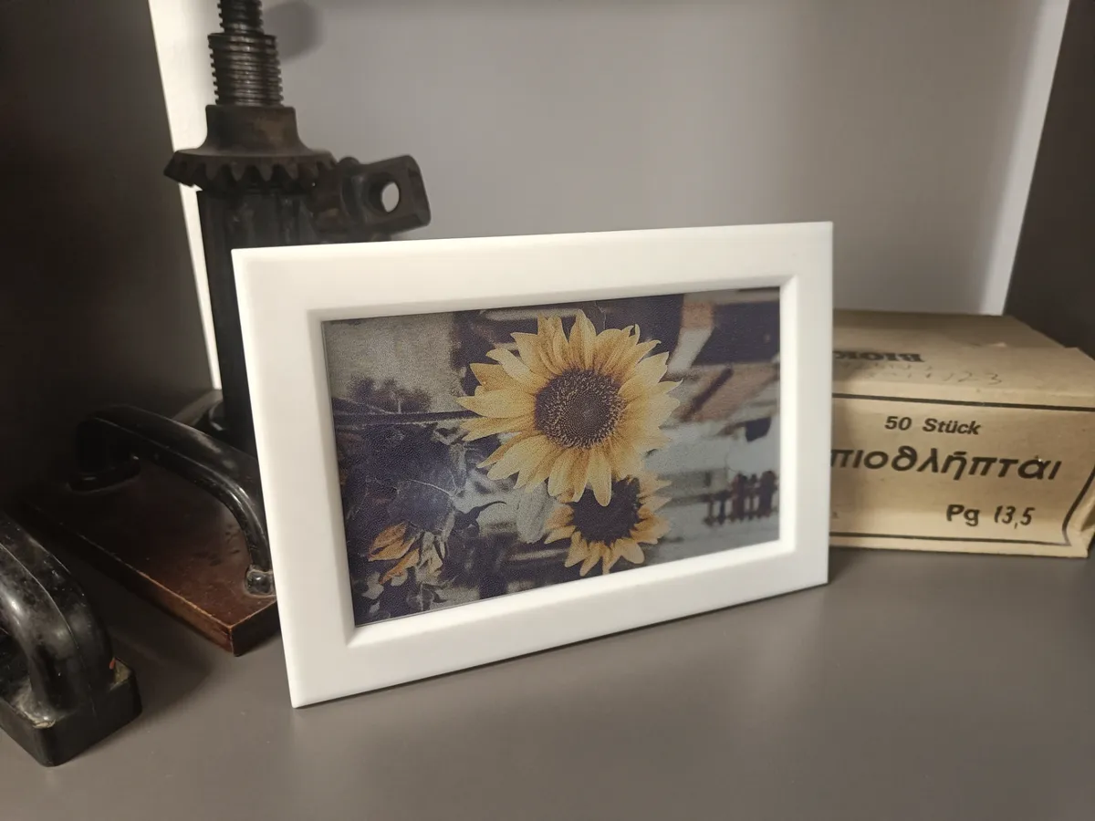 WaveShare 7.3 frame by Delomixal MakerWorld: Download Free 3D Models