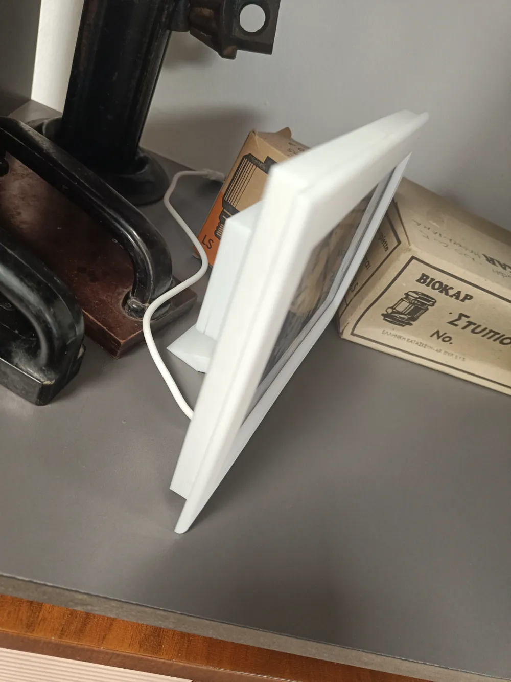 WaveShare 7.3 frame - Free 3D Print Model - MakerWorld