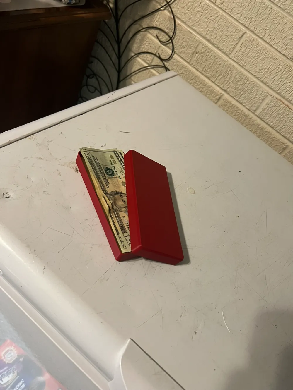 Lockable Gift Box Cash Free 3d Print Model Makerworld