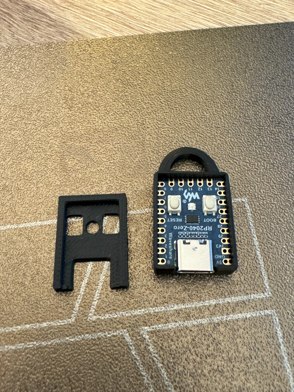 Waveshare RP2040-Zero Case with Keyring Remixed by MorastBlitz ...