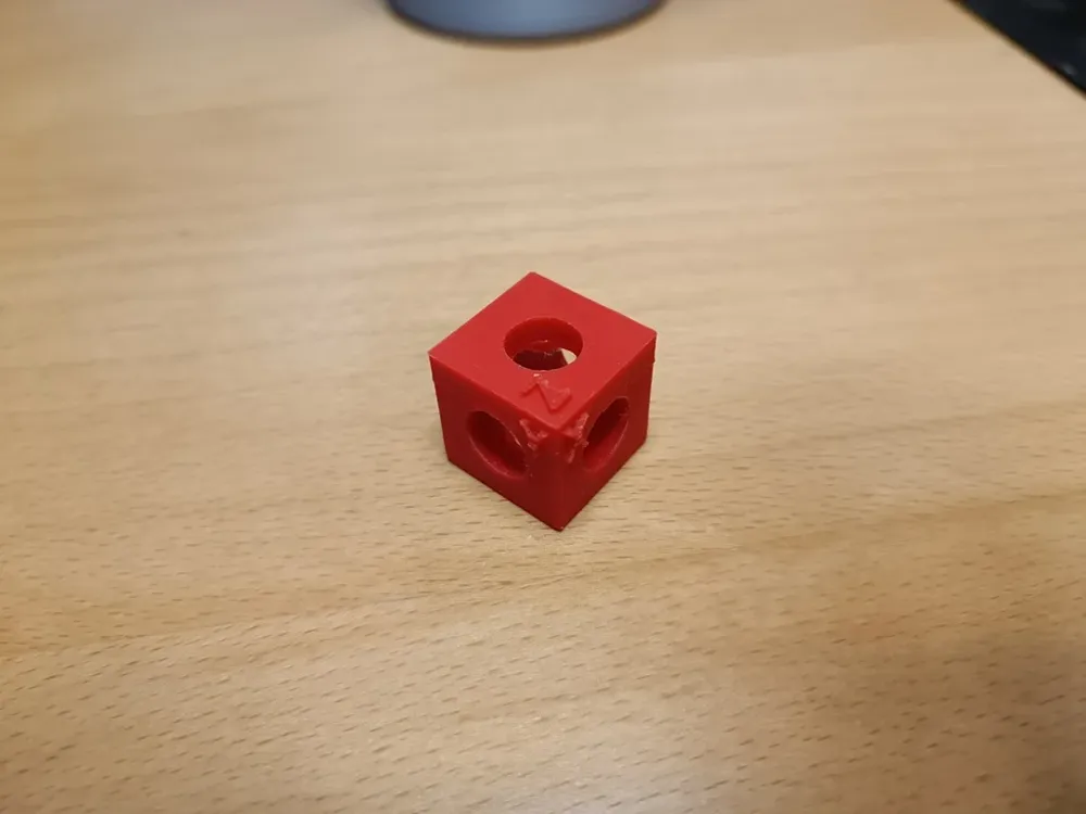 Reference cube by iAmMerk - MakerWorld