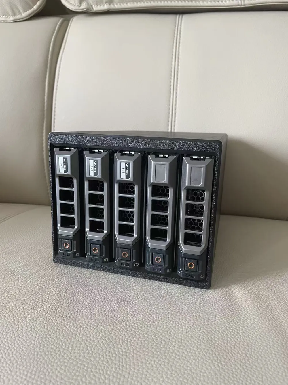 5-bay Type-C hard drive enclosure with 12V external DC power supply by ...