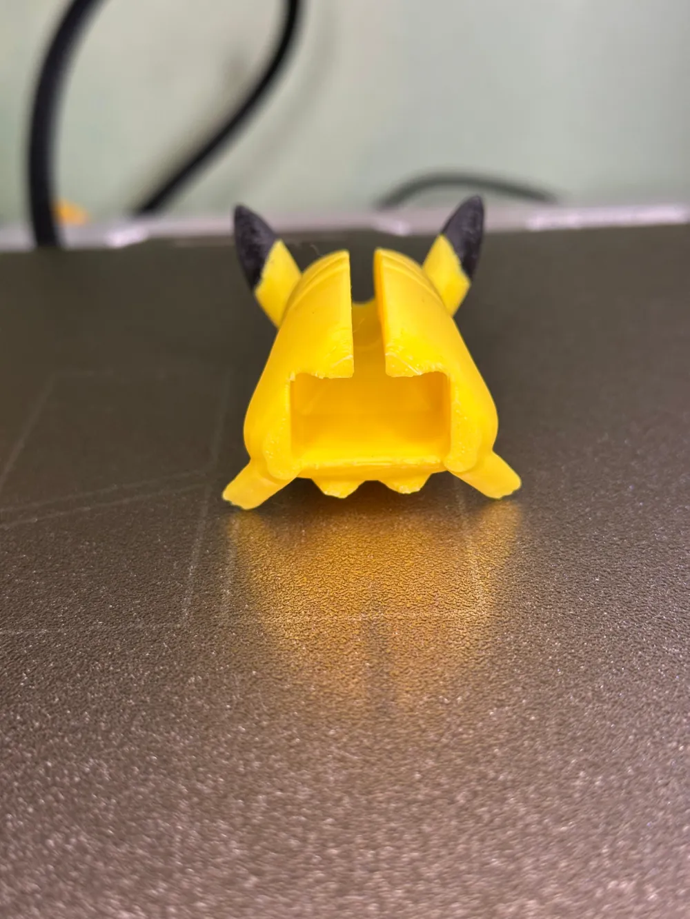 Pikachu Pokémon sentado sobre la cabeza de impresión por DESMOANGY ...